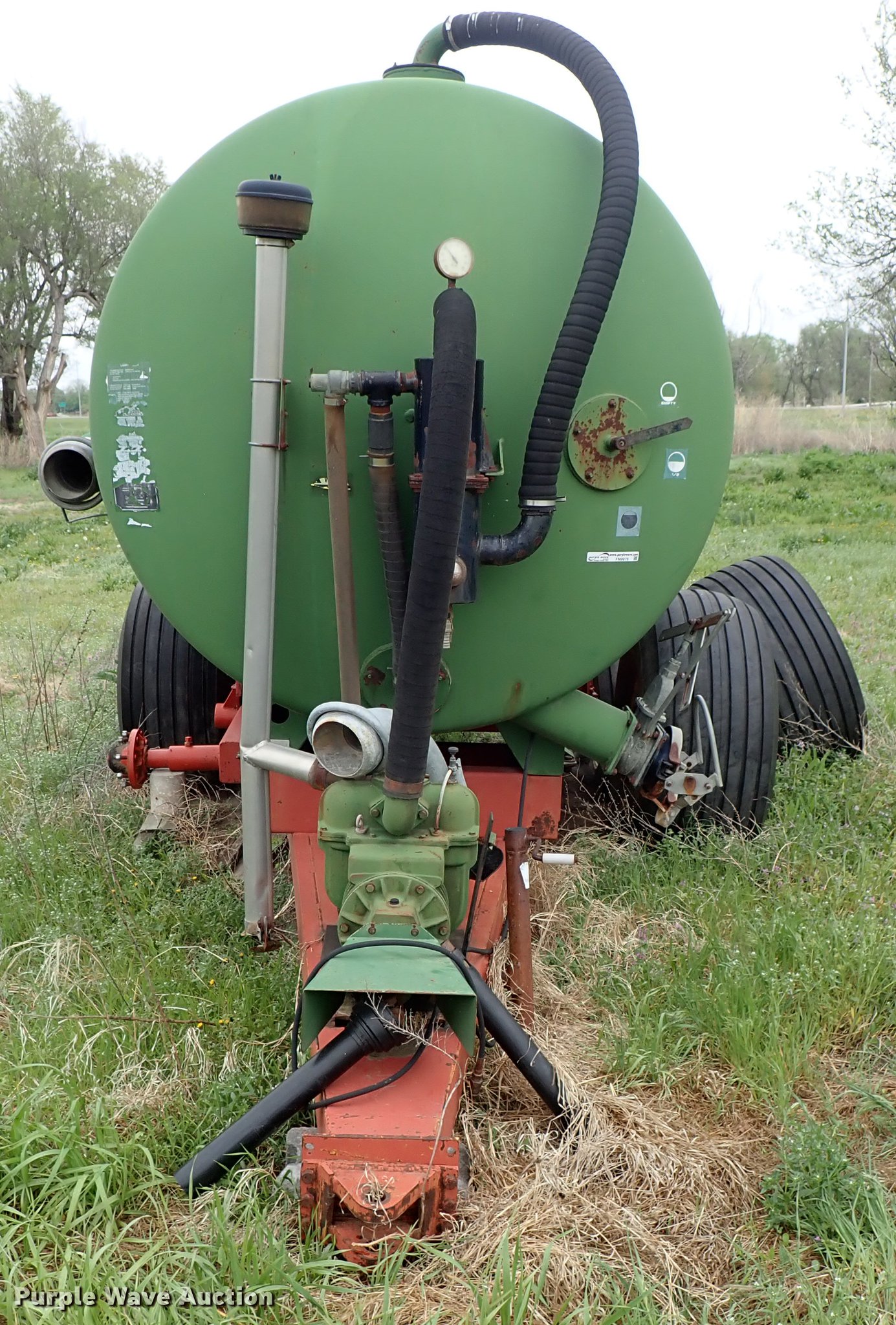 Balzer 2600 Magnum liquid fertilizer spreader in Hutchinson, KS | Item ...