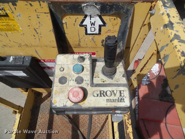 Grove SM2632E scissor lift in Des Moines, IA | Item DF0758 sold ...