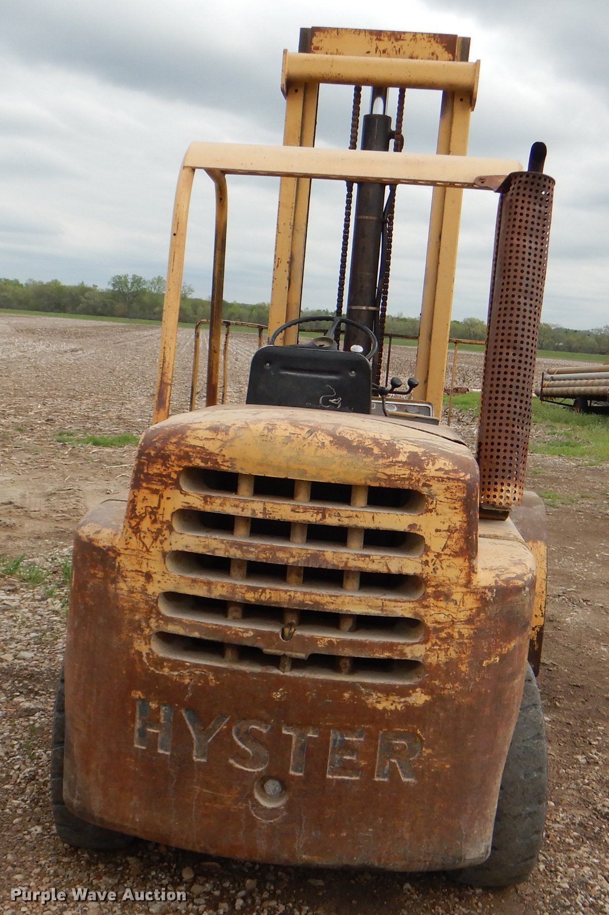1984 Hyster H80C forklift in Topeka, KS | Item DG1005 sold | Purple Wave