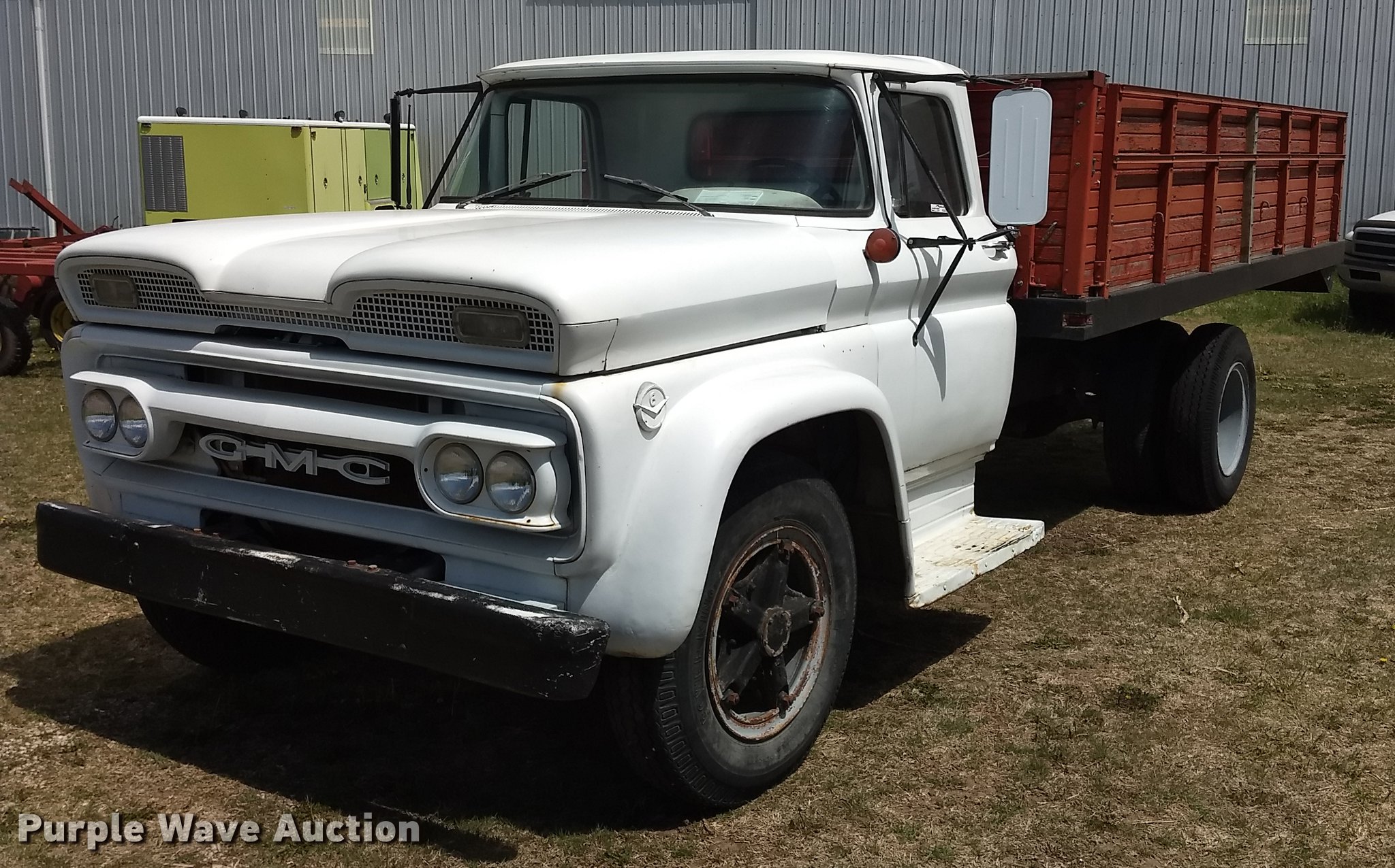 1960 GMC grain truck in Victoria, KS | Item FG9325 sold | Purple Wave