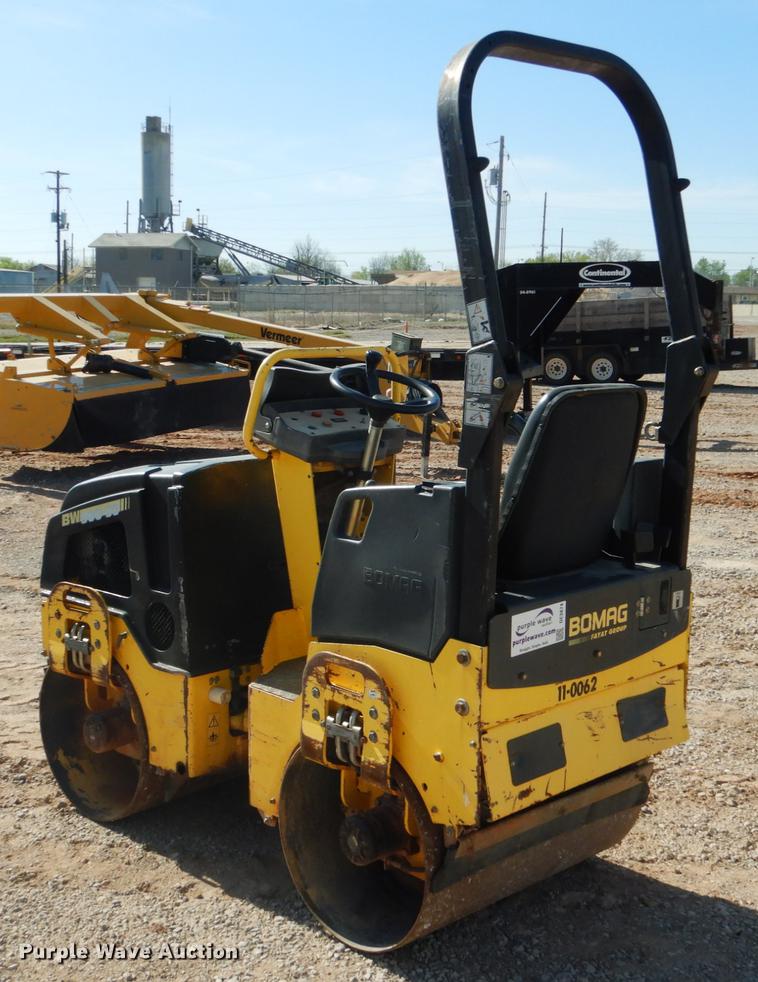 2011 Bomag BW900-50 double drum vibratory roller in Cushing, OK | Item ...