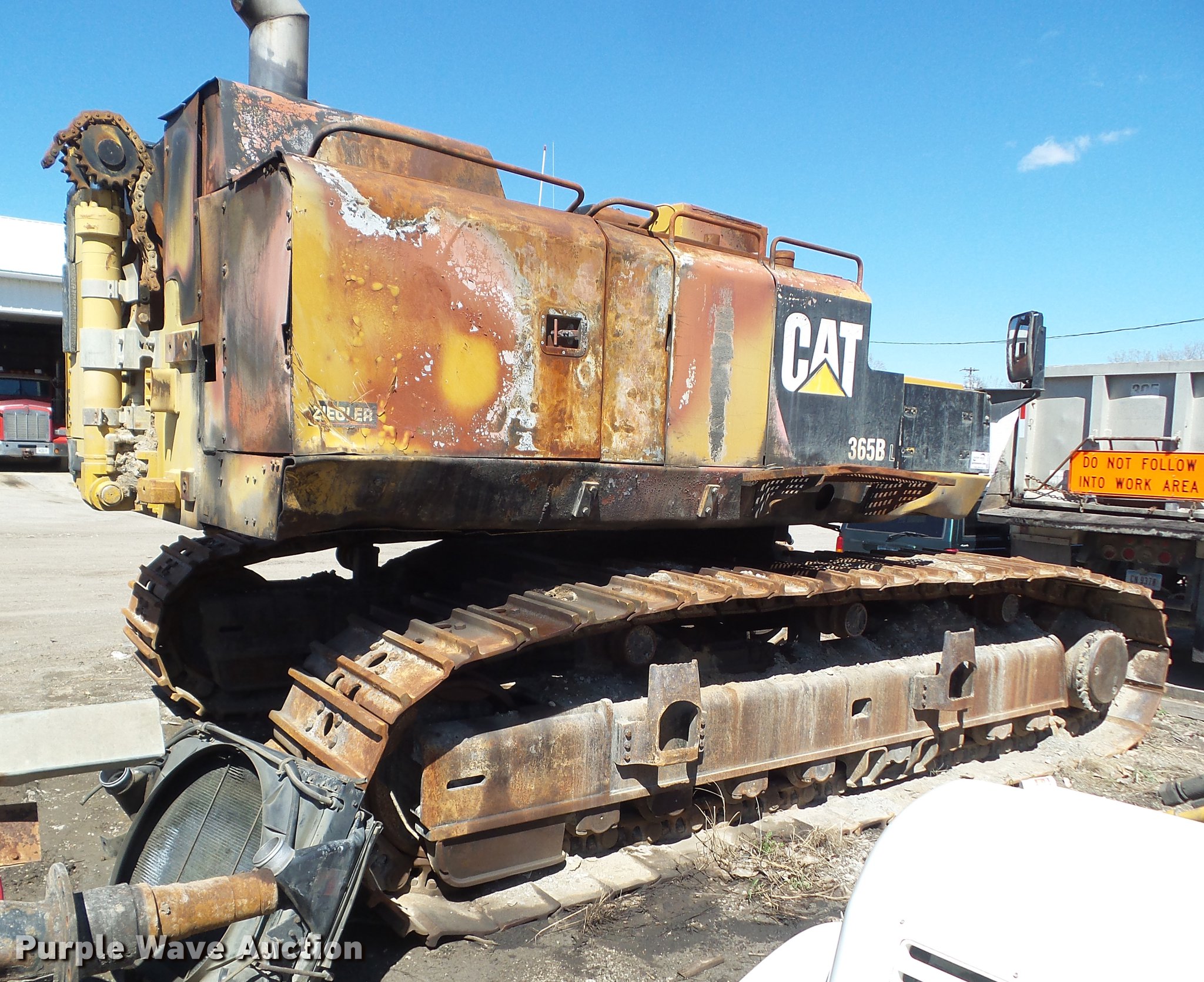 2005 Caterpillar 365B excavator in Des Moines, IA | Item DF0756 sold ...