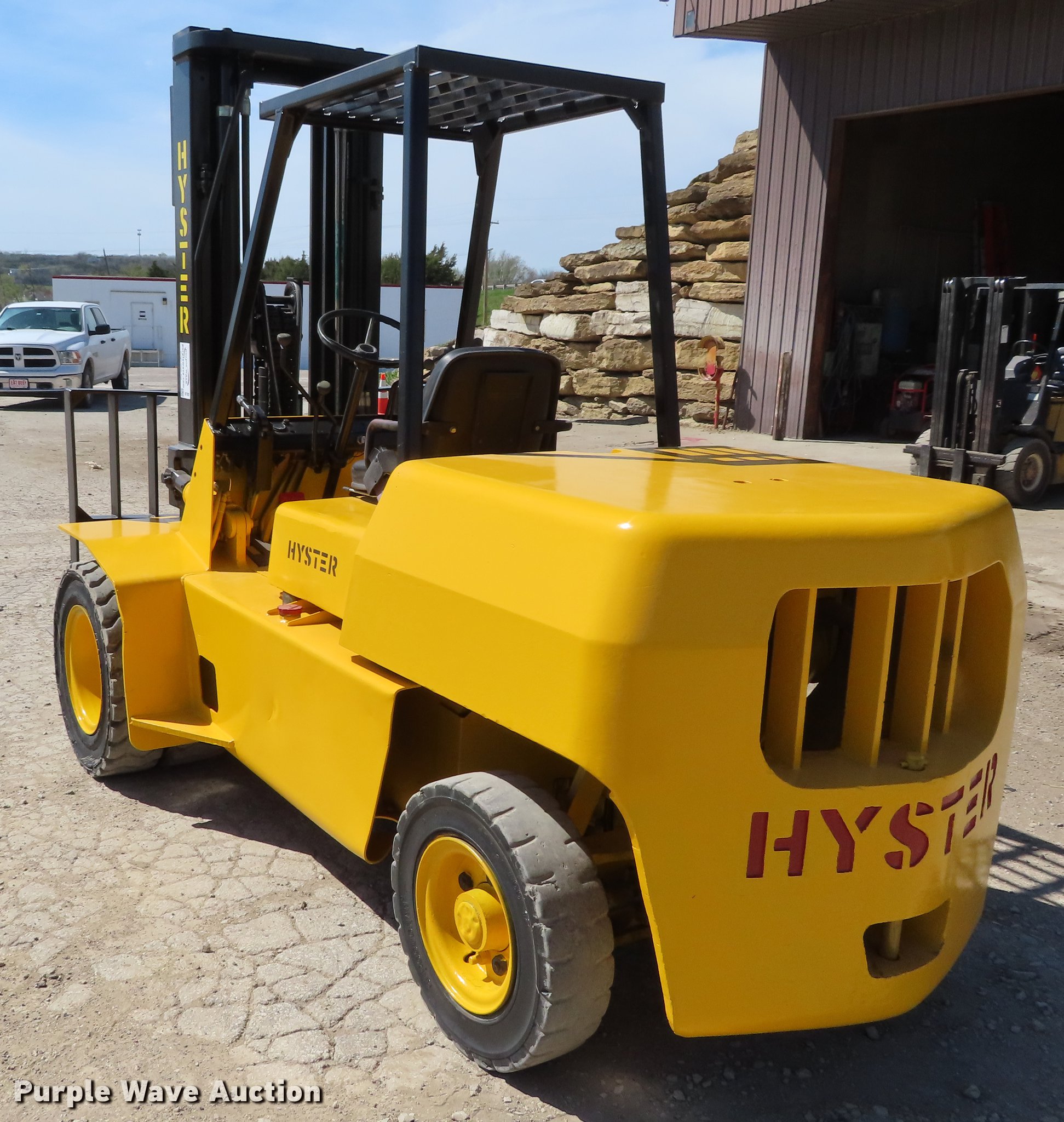 Hyster H100XL forklift in Tonganoxie, KS | Item DF7801 sold | Purple Wave