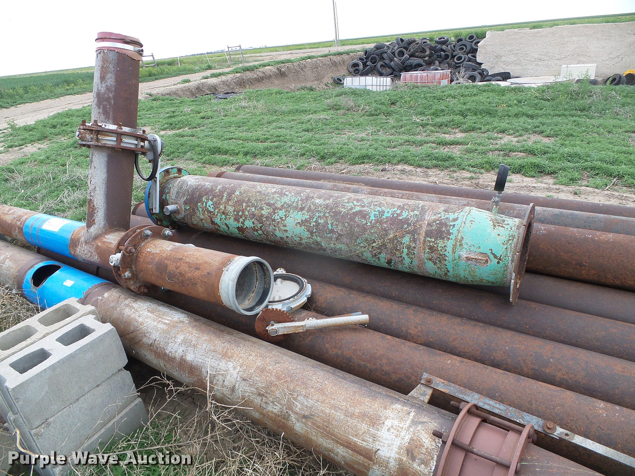 Metal well pipe in Satanta, KS | Item DC5188 sold | Purple Wave