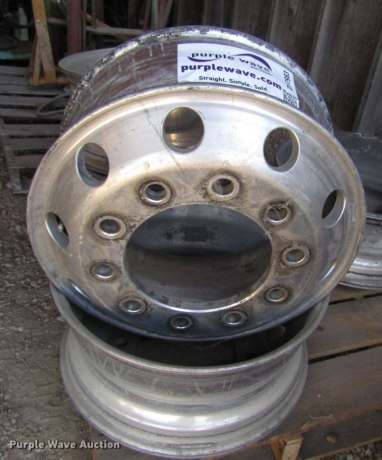 (4) Alcoa 19.5 wheels in Lawrence, KS | Item DF7983 sold | Purple Wave