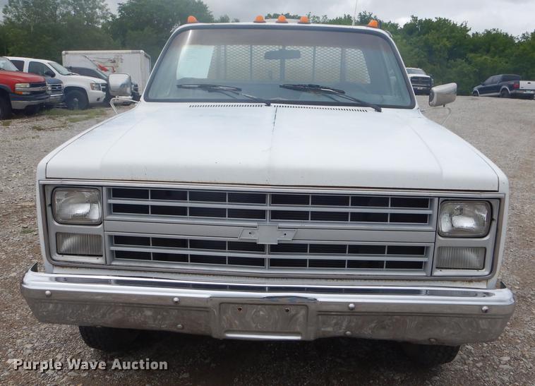 1987 Chevrolet Custom Deluxe R30 flatbed pickup truck in Claremore, OK ...