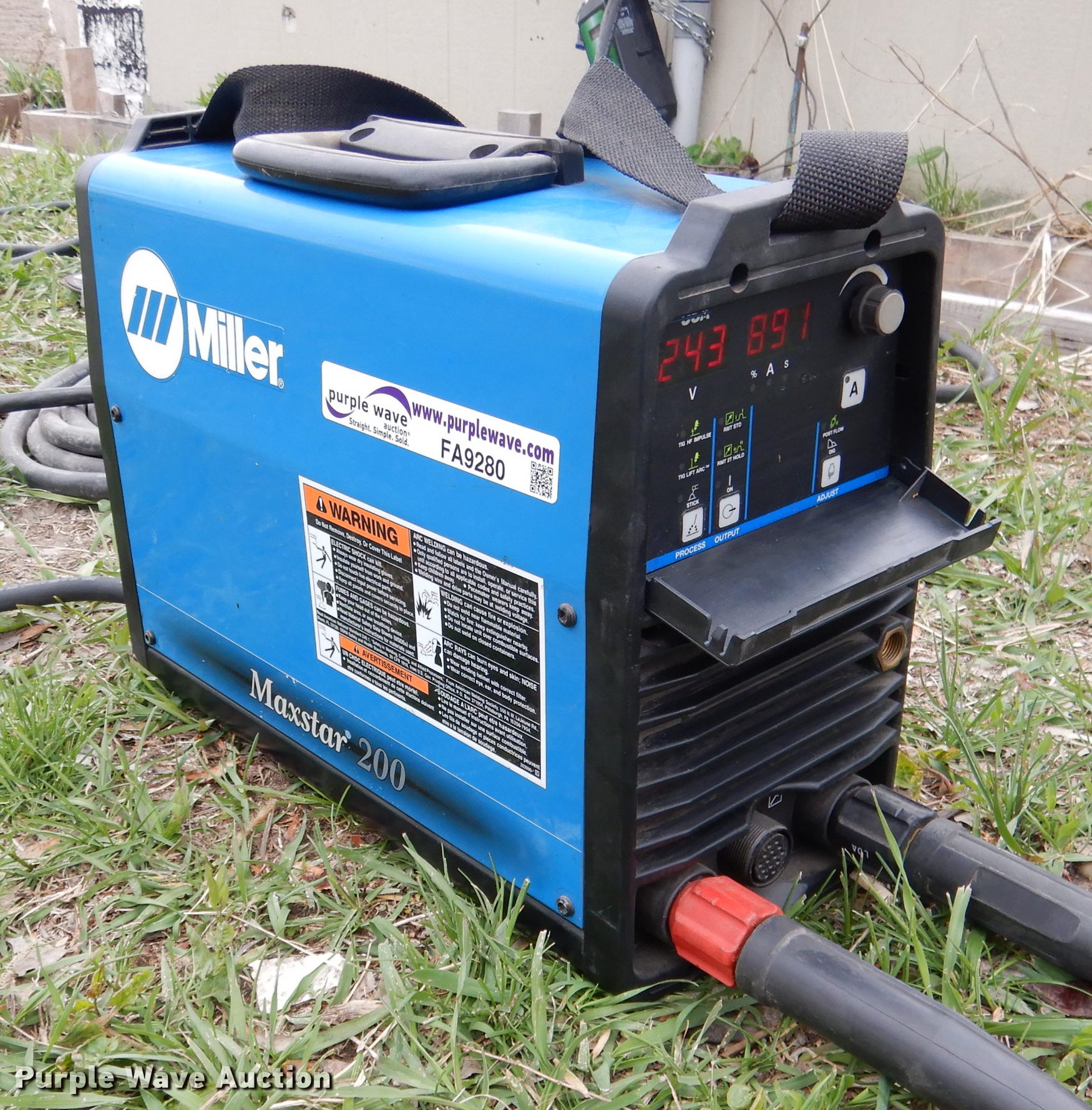 Maxstar 200 welder in Gibbon, NE | Item FA9280 sold | Purple Wave