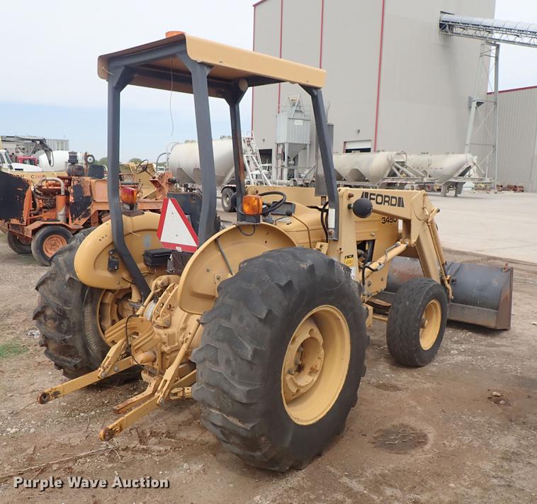 Ford 3450 tractor in Park City, KS | Item DF8846 for sale | Purple Wave