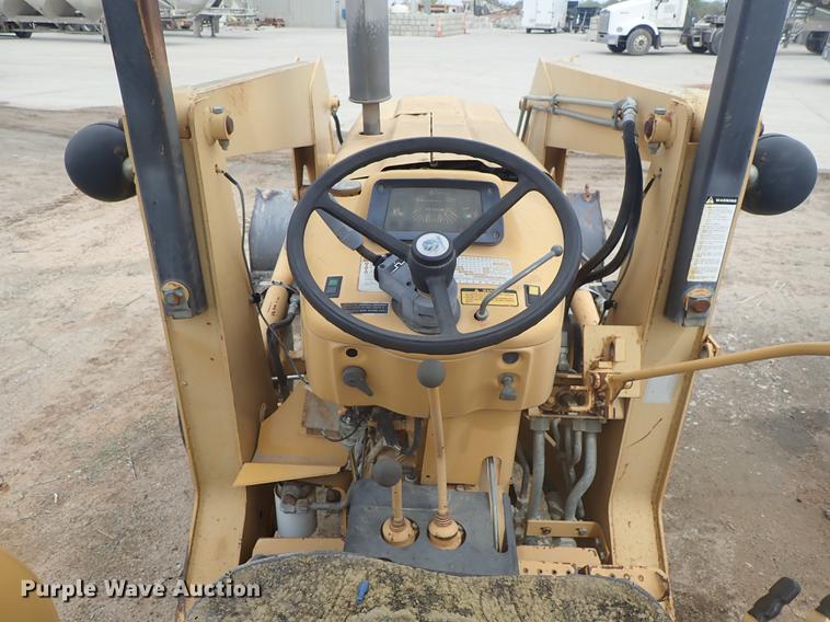 Ford 3450 tractor in Park City, KS | Item DF8846 for sale | Purple Wave