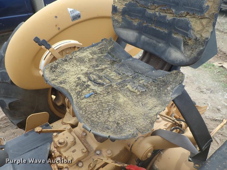 Ford 3450 tractor in Park City, KS | Item DF8846 for sale | Purple Wave