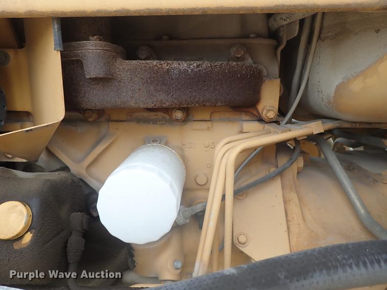 Ford 3450 tractor in Park City, KS | Item DF8846 for sale | Purple Wave