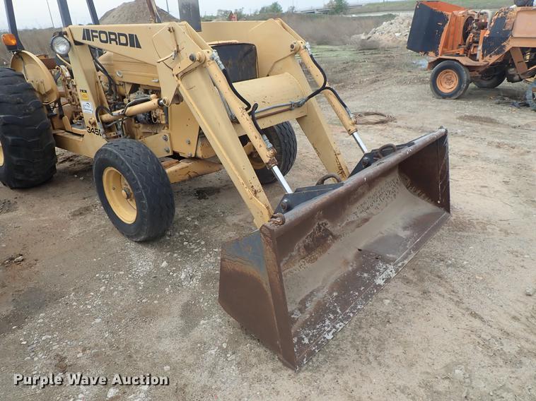Ford 3450 tractor in Park City, KS | Item DF8846 for sale | Purple Wave