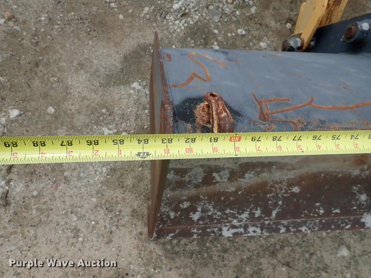 Ford 3450 tractor in Park City, KS | Item DF8846 for sale | Purple Wave