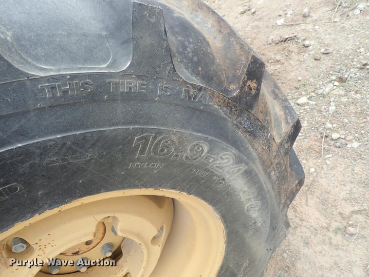 Ford 3450 tractor in Park City, KS | Item DF8846 for sale | Purple Wave