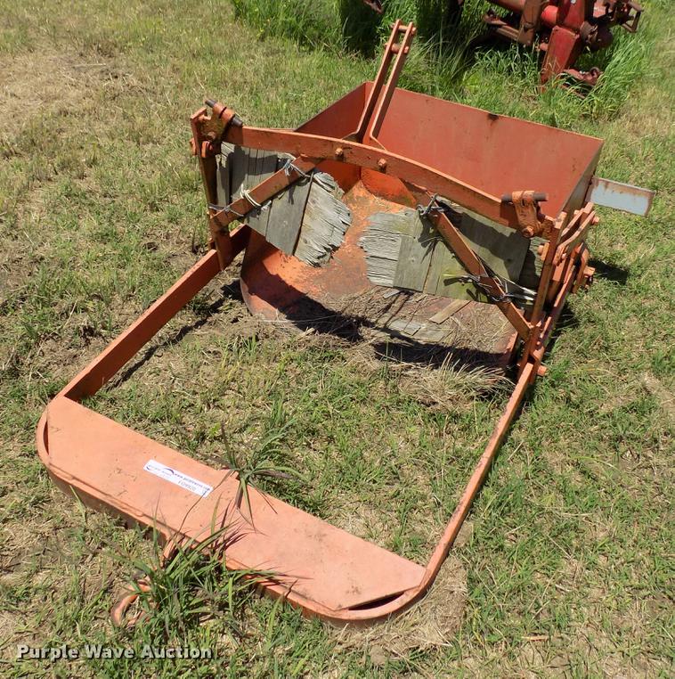 Dirt scoop in Skiatook, OK | Item FO9920 sold | Purple Wave