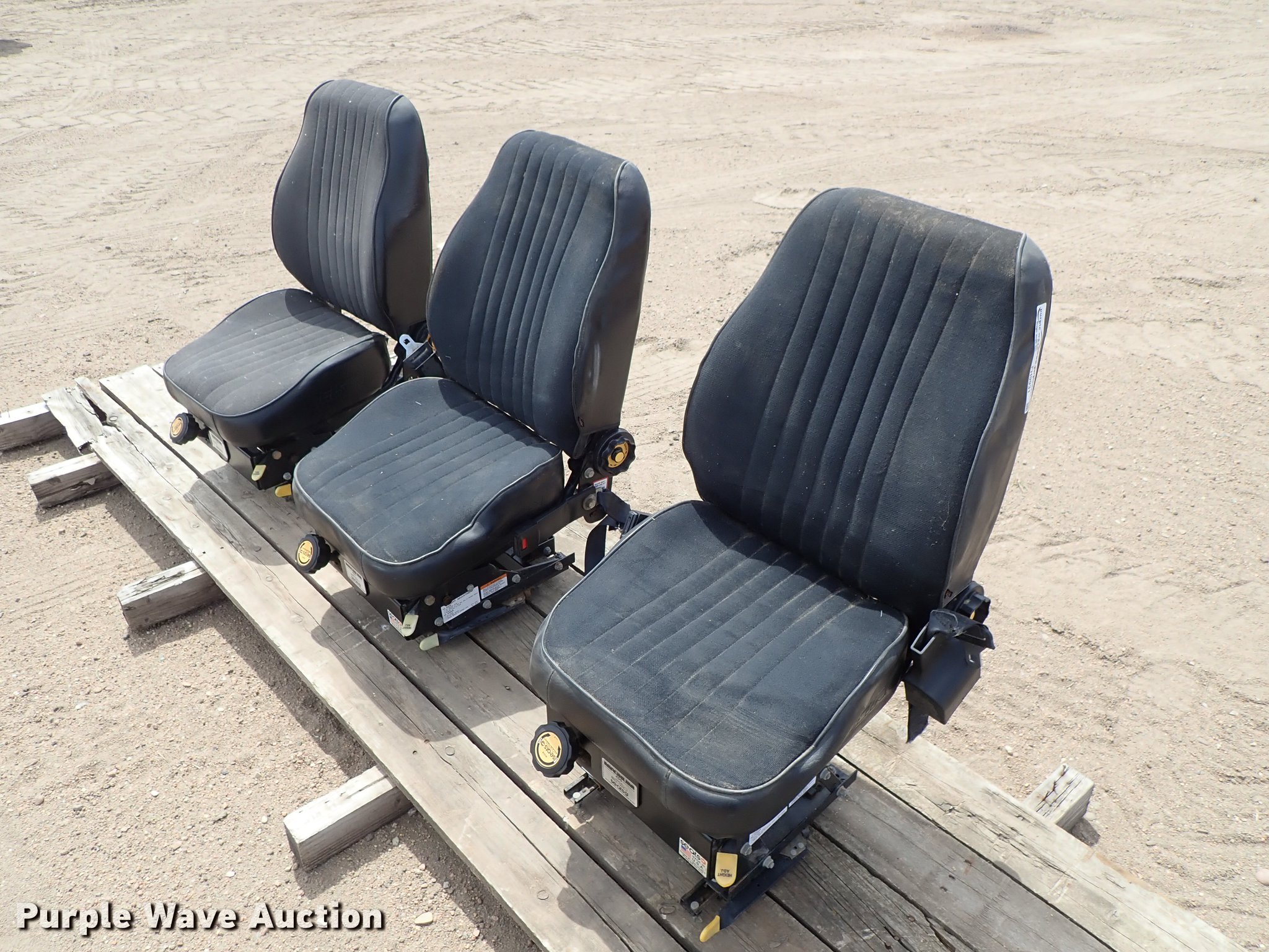 (3) Magnum 200 operators seats in Kinsley, KS | Item FH9931 sold ...