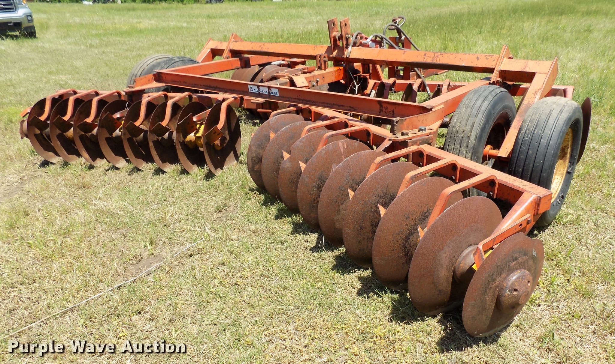 Allis Chalmers disk in Skiatook, OK | Item FO9826 sold | Purple Wave