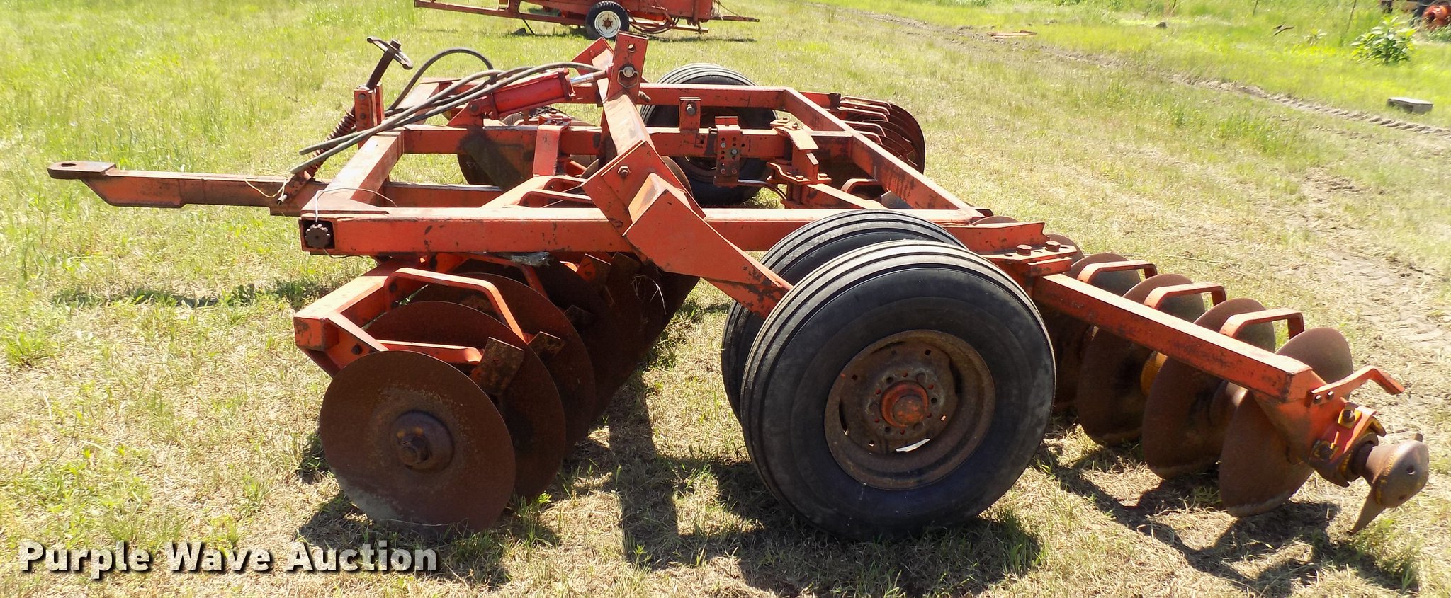 Allis Chalmers disk in Skiatook, OK | Item FO9826 sold | Purple Wave