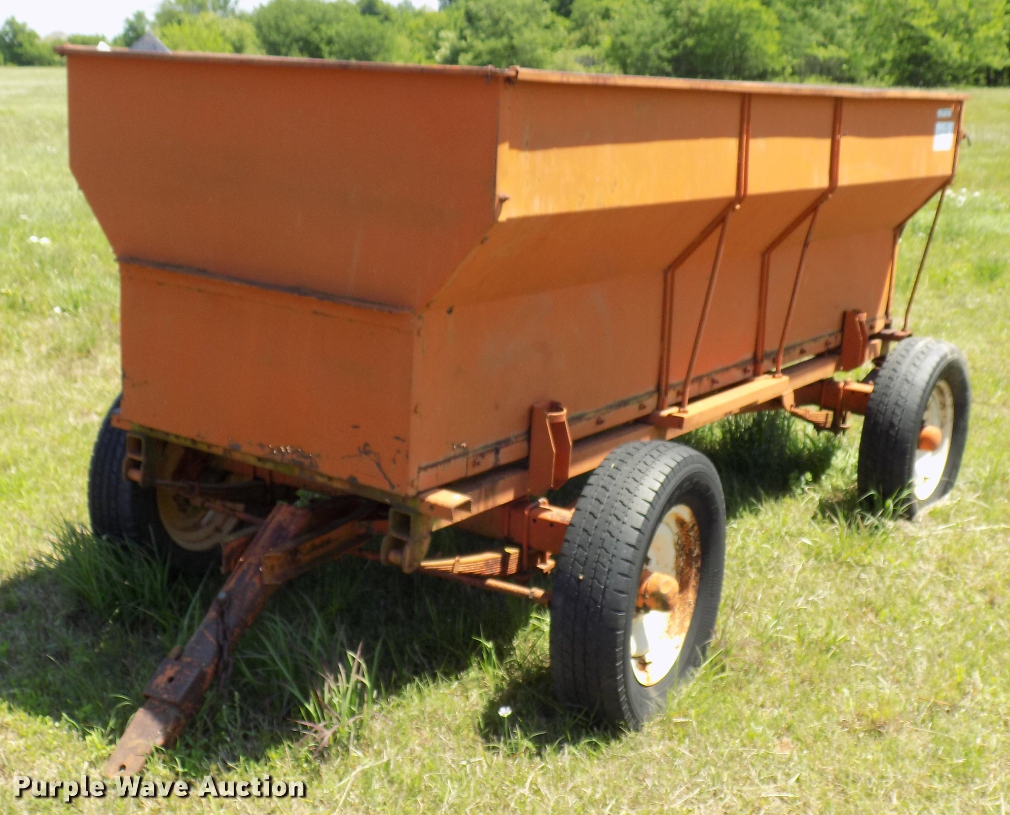 Case grain wagon in Skiatook, OK | Item FO9871 sold | Purple Wave