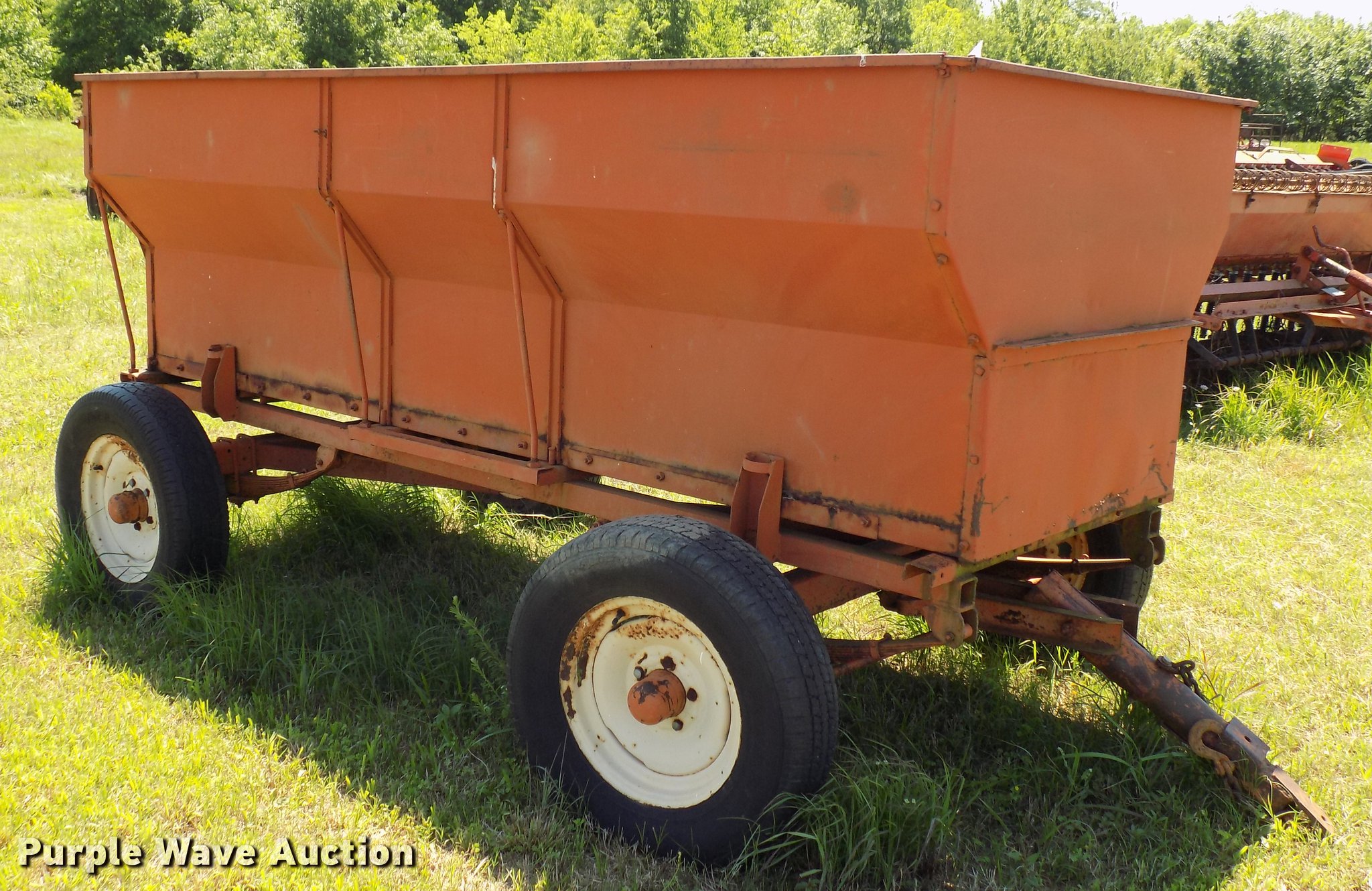 Case grain wagon in Skiatook, OK | Item FO9871 sold | Purple Wave