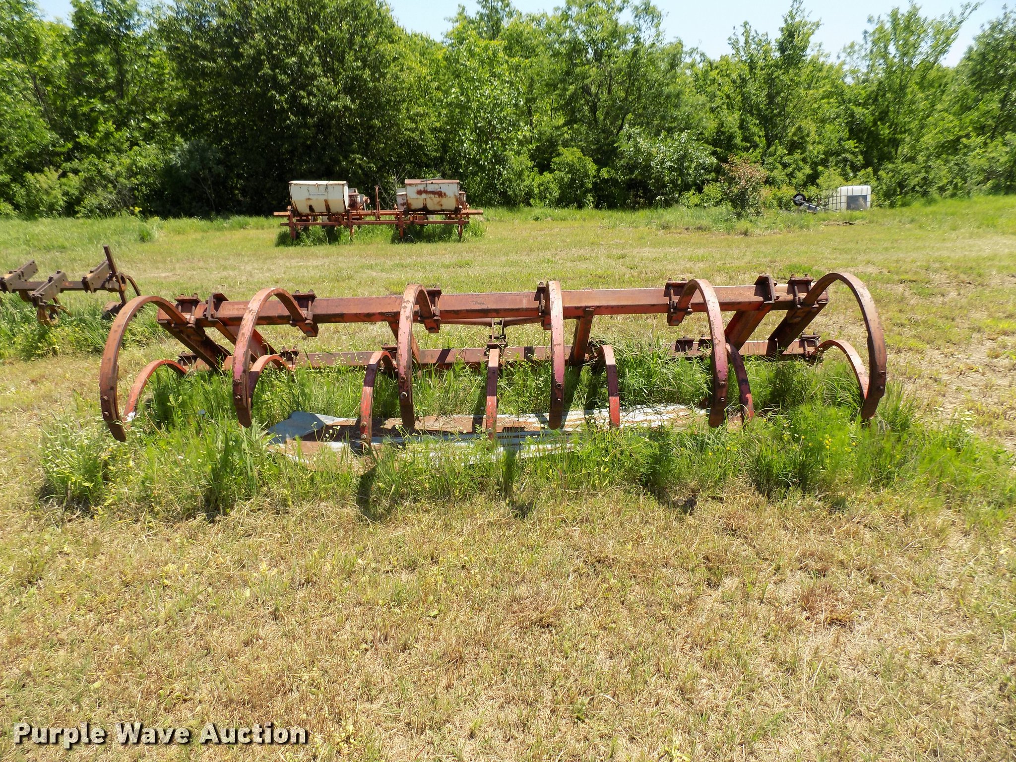 Massey-Ferguson chisel plow in Skiatook, OK | Item FO9909 sold | Purple ...
