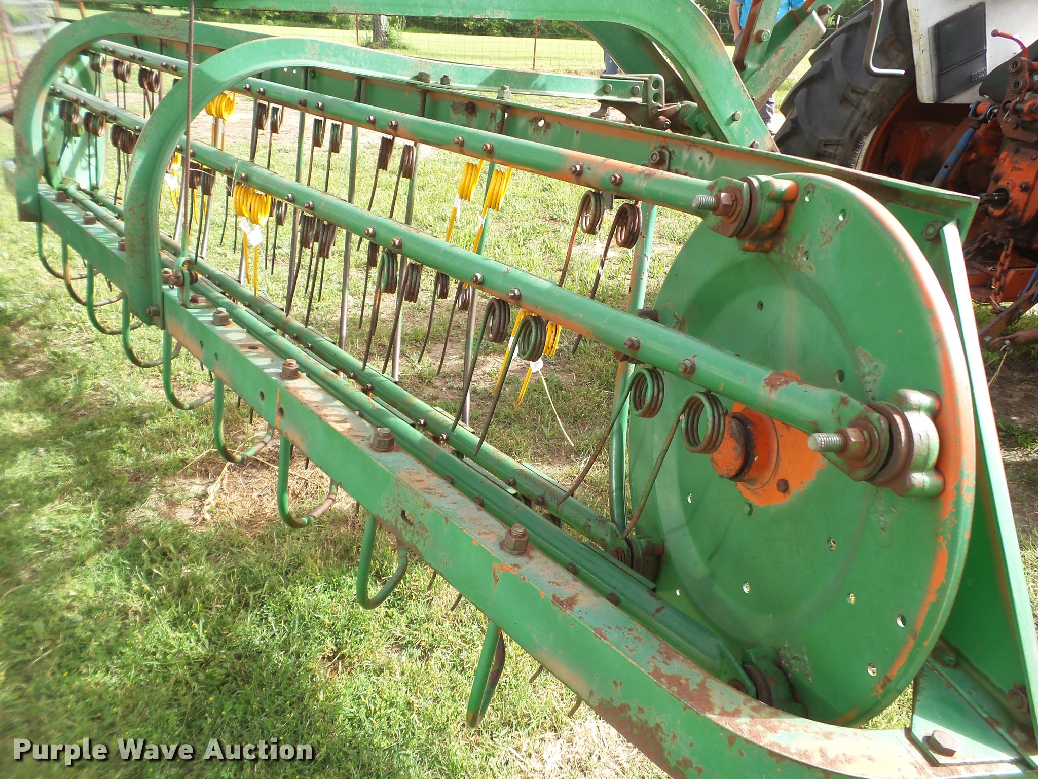 (2) John Deere hay rakes in Lawton, OK | Item FS9532 sold | Purple Wave