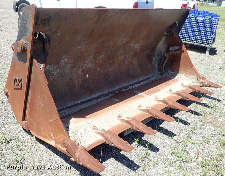 TAG four-in-one bucket in Newton, KS | Item DE5340 sold | Purple Wave