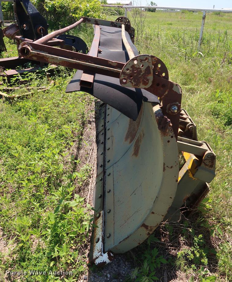 Viking Cives R1084ST snow plow in Noble, OK | Item DG3469 sold | Purple ...