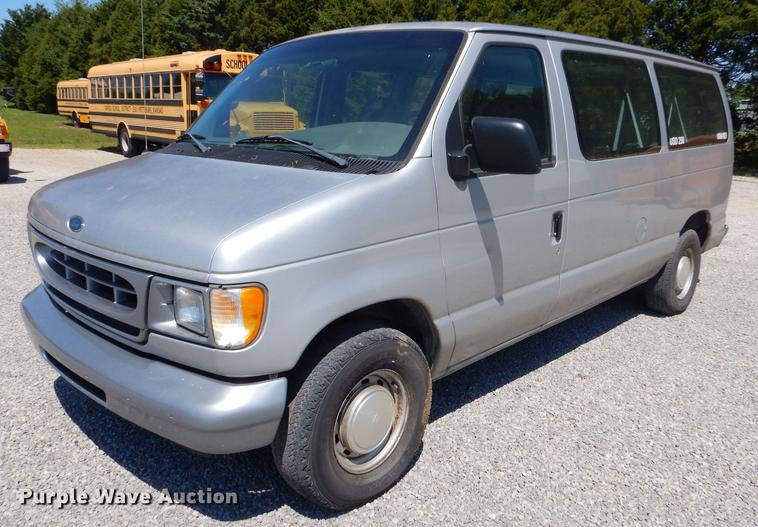 2000 Ford Econoline E150 van in Pittsburg, KS | Item FH9439 sold ...