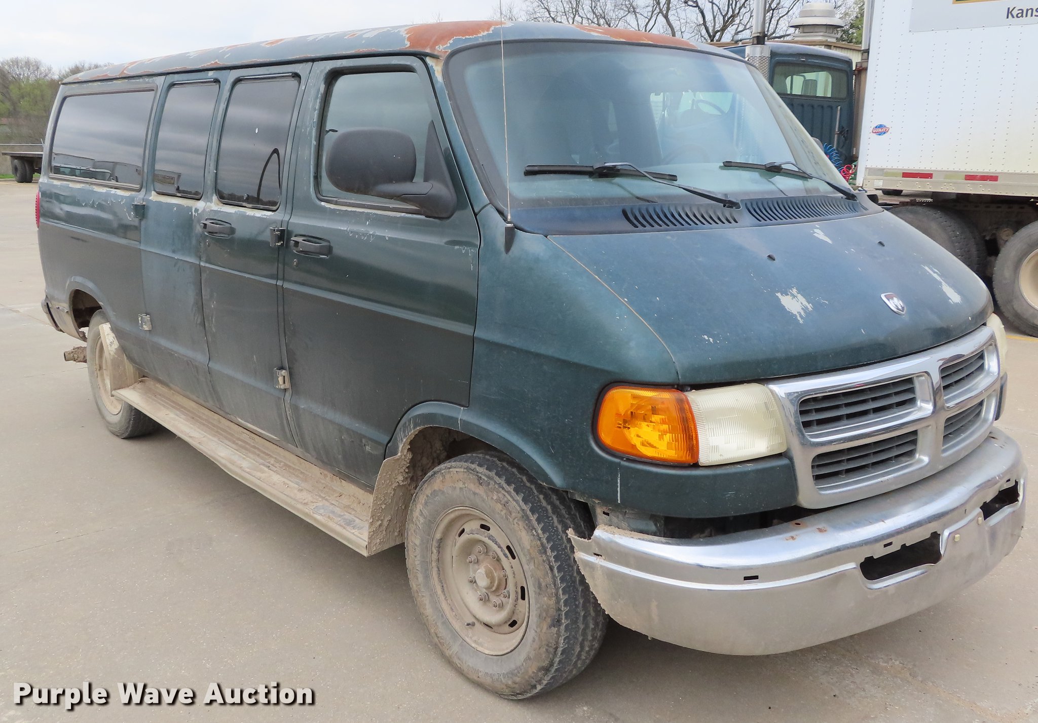 2001 Dodge Ram Wagon B2500 van in Lansing, KS | Item DI9480 sold ...