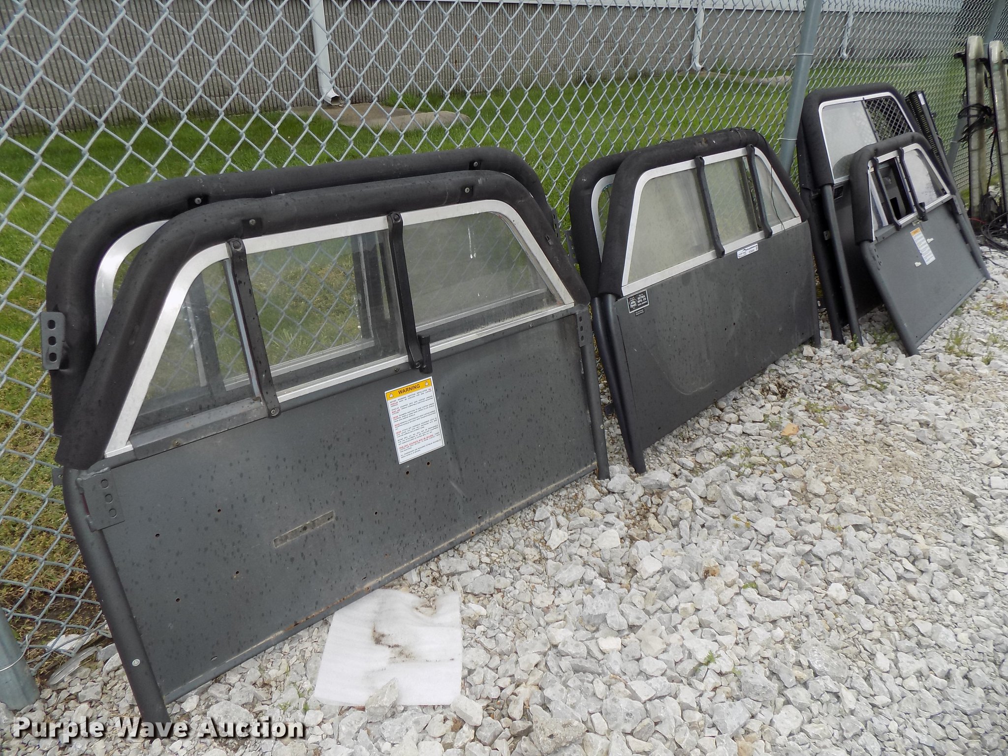 (7) Setina partitions in Lincoln, NE | Item DO9493 sold | Purple Wave