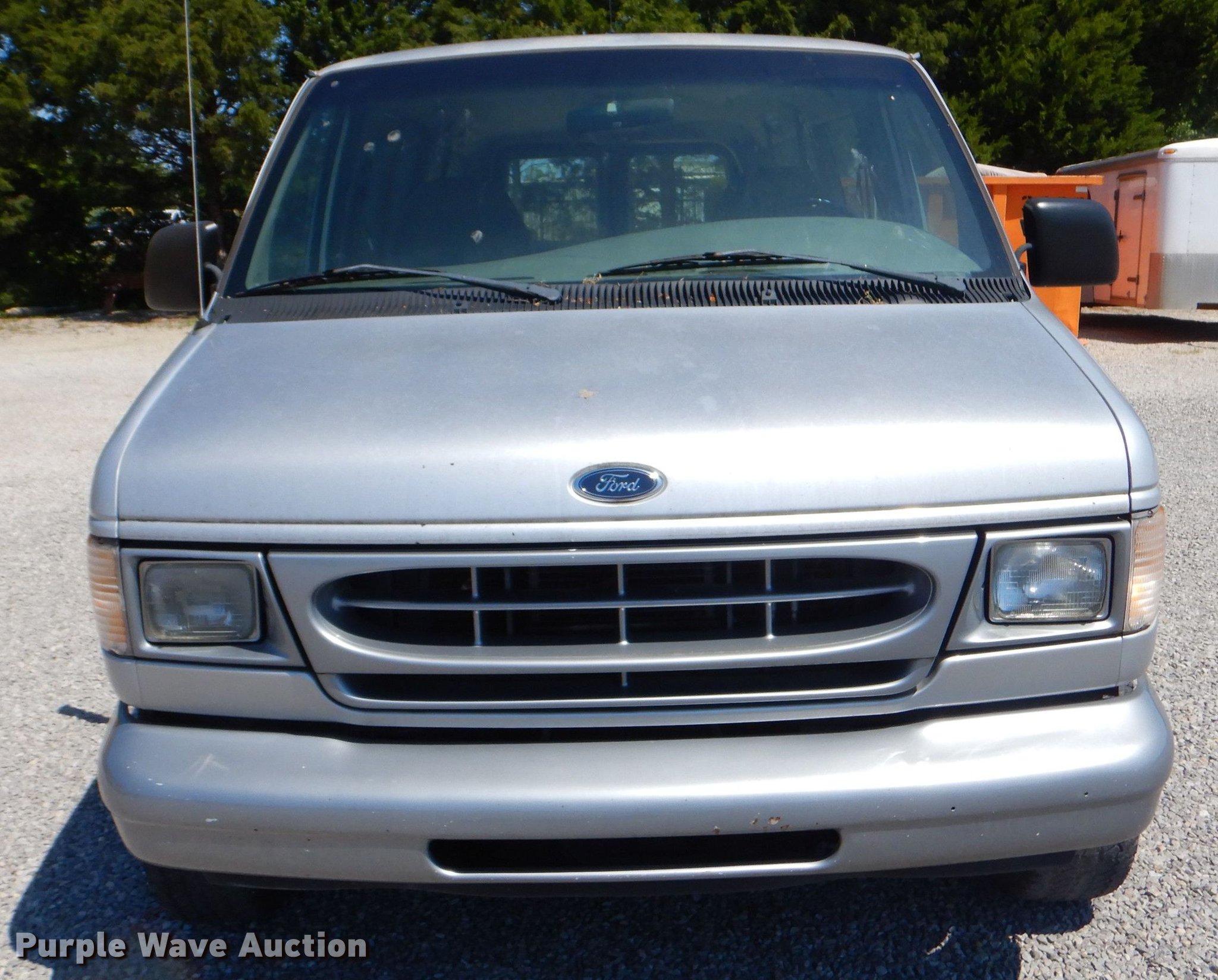 2000 Ford Econoline E150 van in Pittsburg, KS | Item FH9439 sold ...