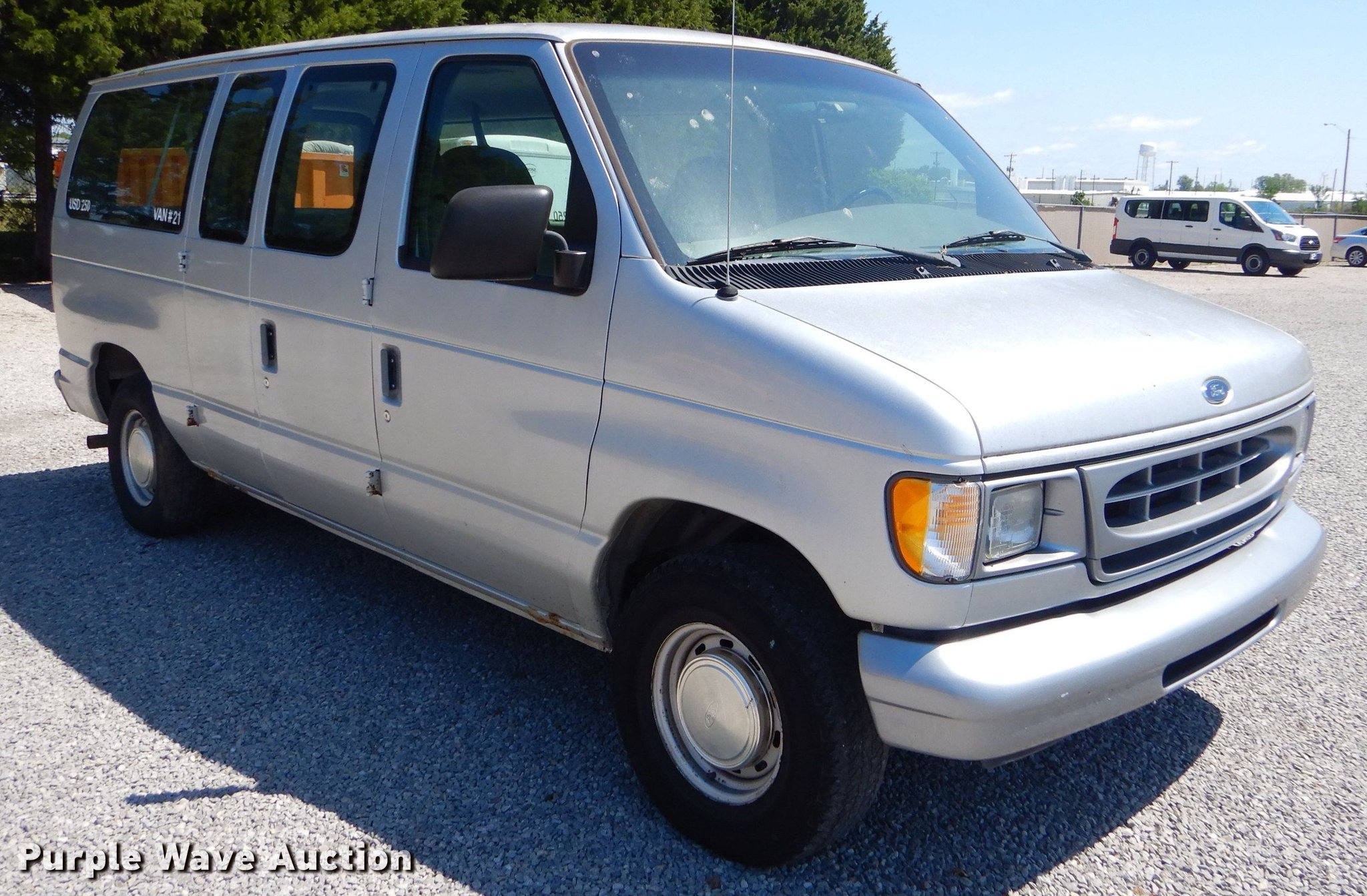 2000 Ford Econoline E150 van in Pittsburg, KS | Item FH9439 sold ...