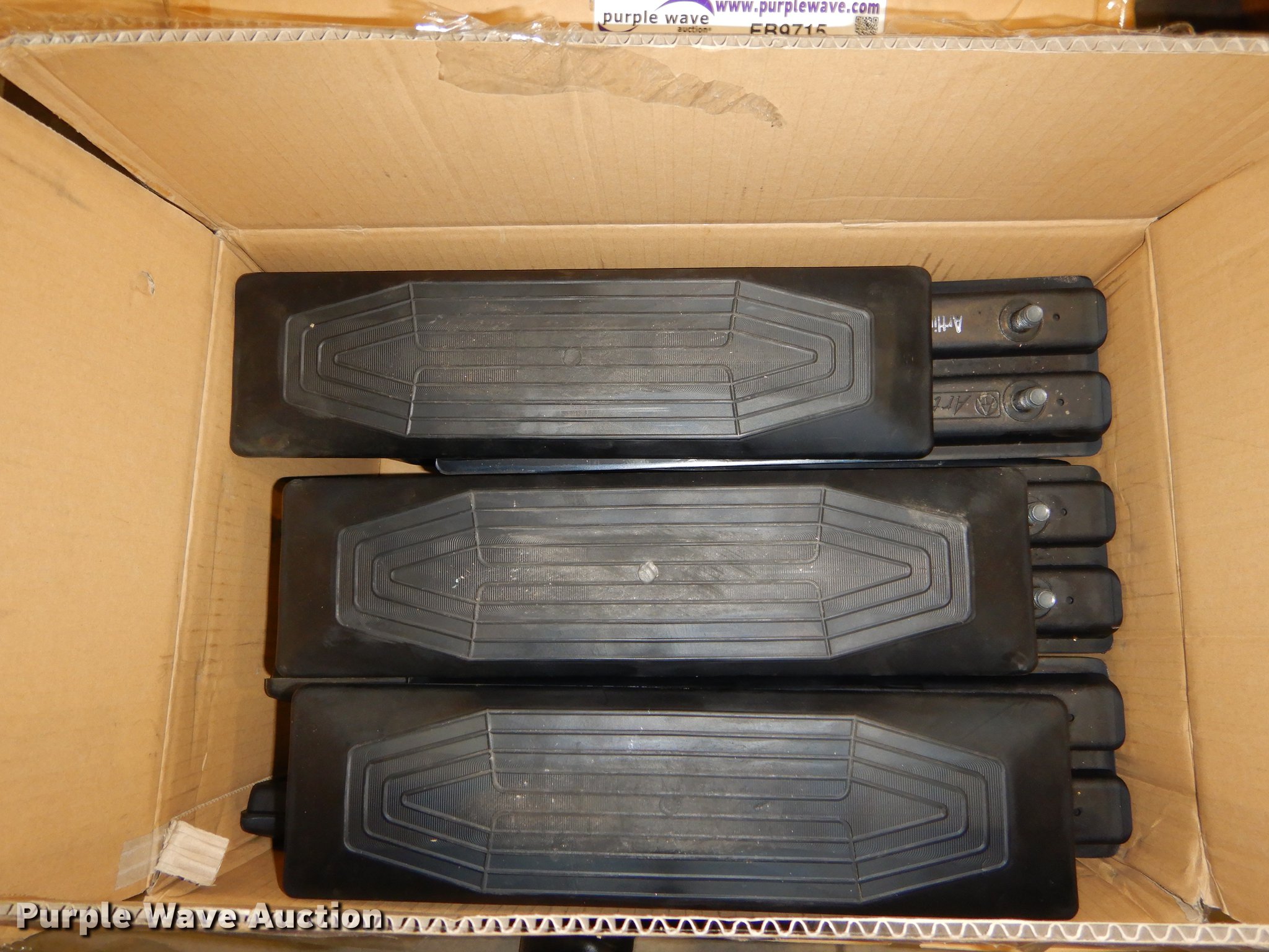 Bolt-on rubber pad kit in Grapevine, TX | Item EB9713 sold | Purple Wave