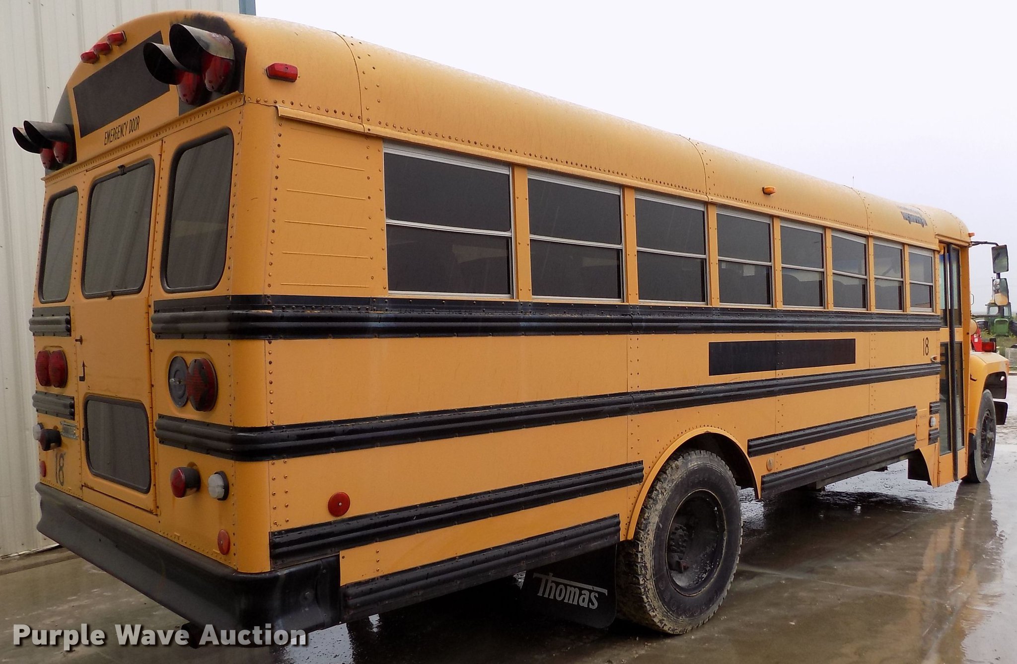1992 Ford B700 school bus in Stockton, KS | Item FG9372 sold | Purple Wave