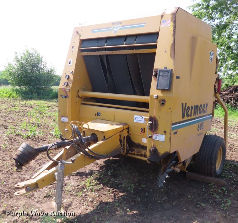 1999 Vermeer 605L round baler in Lawrence, KS | Item DE3582 sold ...