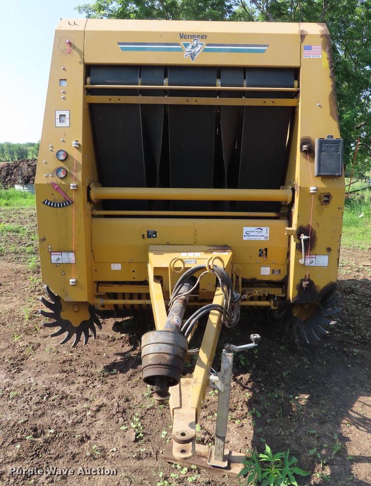 1999 Vermeer 605L round baler in Lawrence, KS | Item DE3582 sold ...