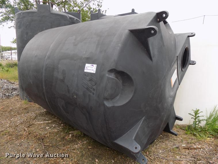 2014 Snyder Industries Sii vertical poly tank in Diller, NE | Item ...
