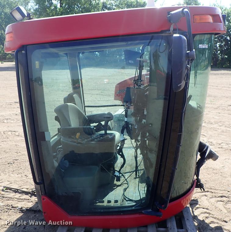 Case IH SPX4420 sprayer cab in Kinsley, KS | Item FH9965 sold | Purple Wave