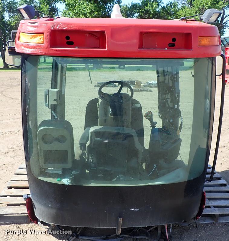 Case IH SPX4420 sprayer cab in Kinsley, KS | Item FH9965 sold | Purple Wave