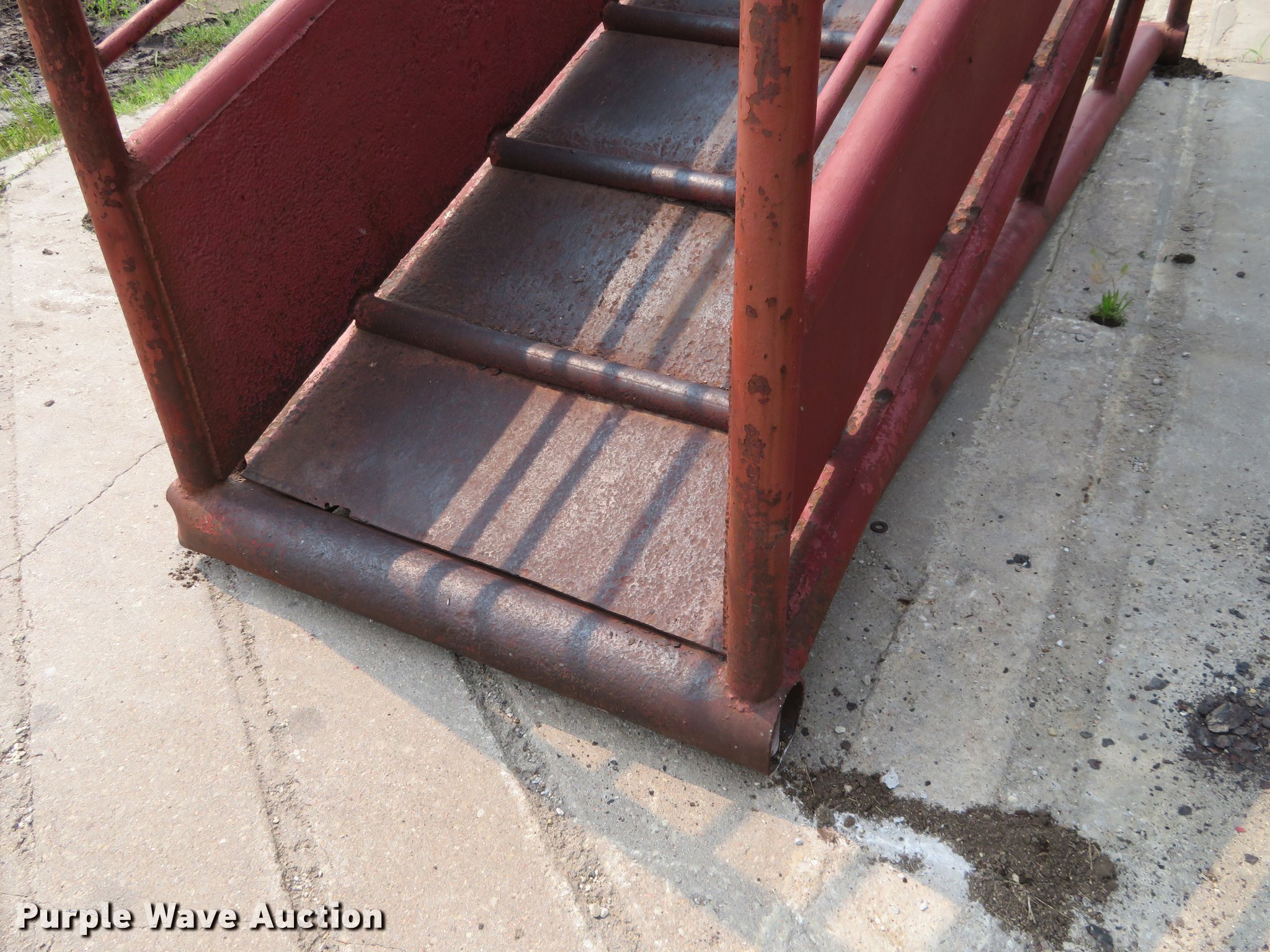 Steel livestock loading chute in El Dorado, KS | Item DD7062 sold ...