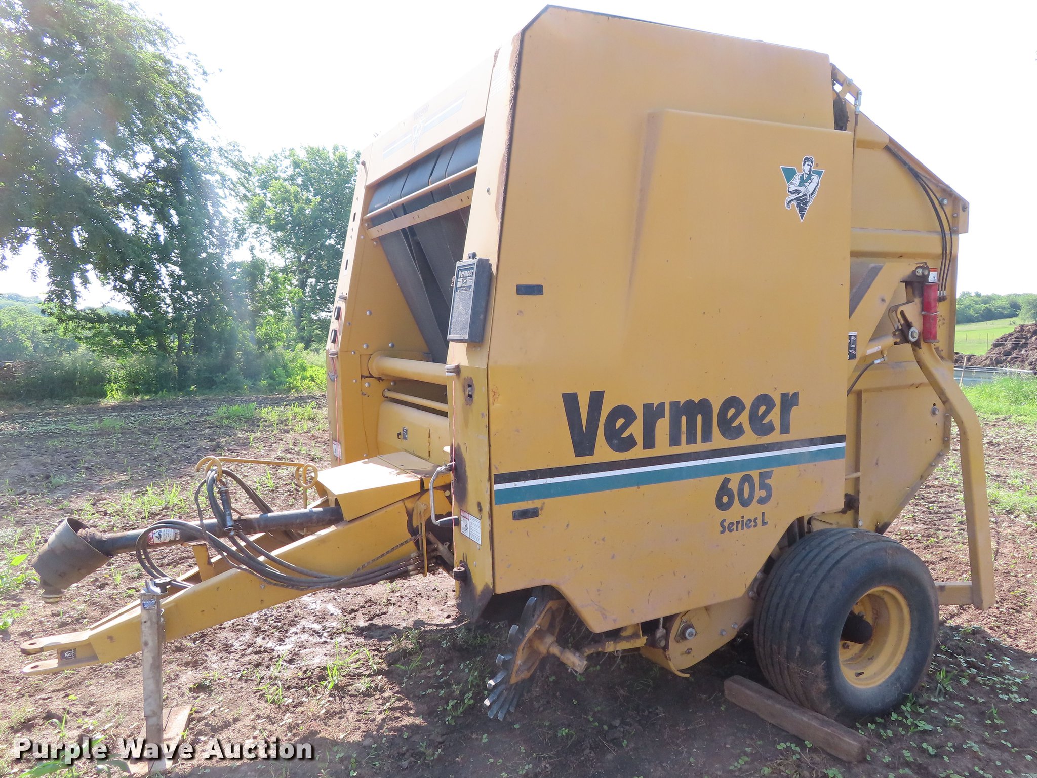 1999 Vermeer 605L round baler in Lawrence, KS | Item DE3582 sold ...