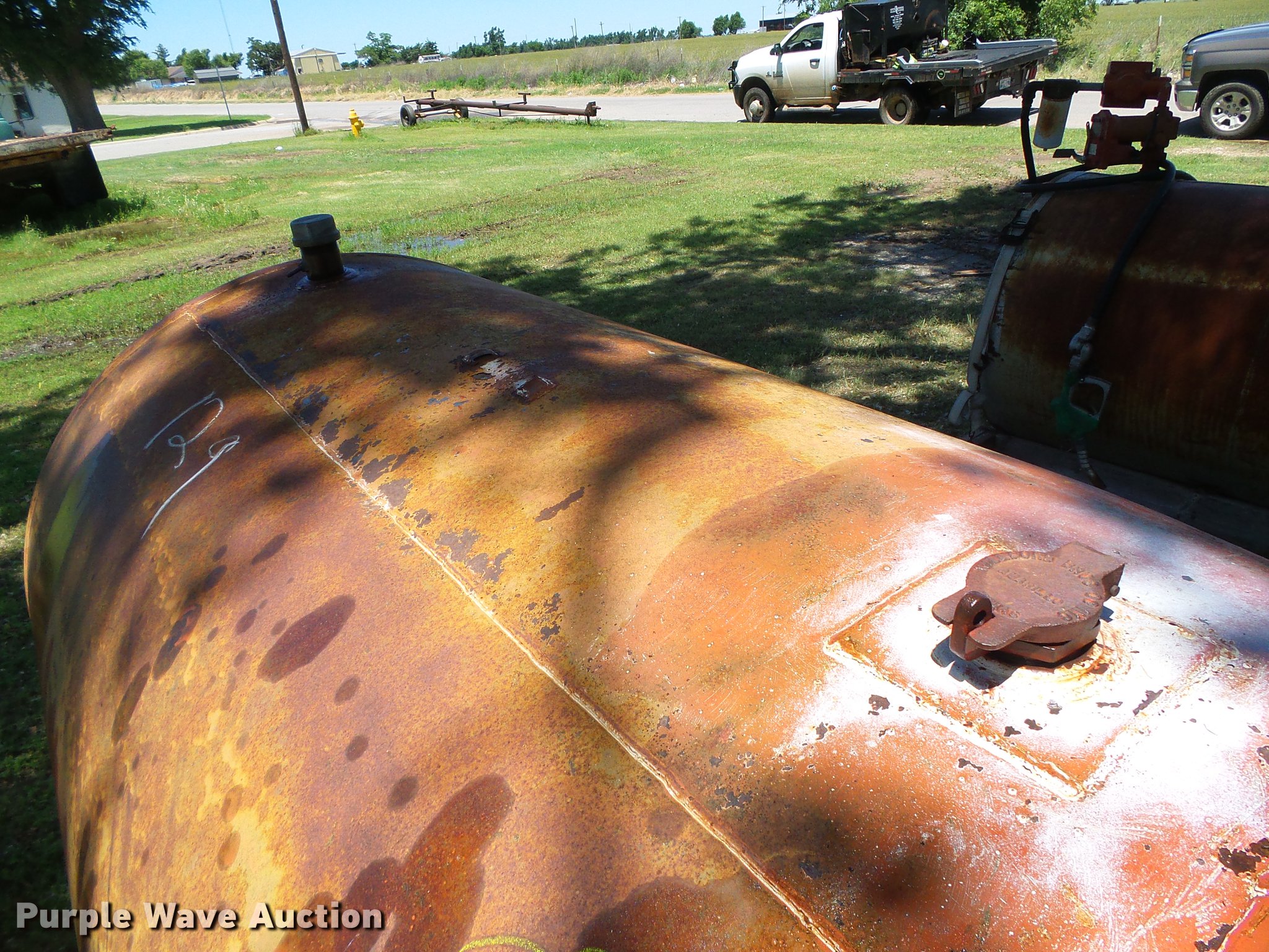 (2) fuel tanks in Laverne, OK | Item EQ9091 sold | Purple Wave