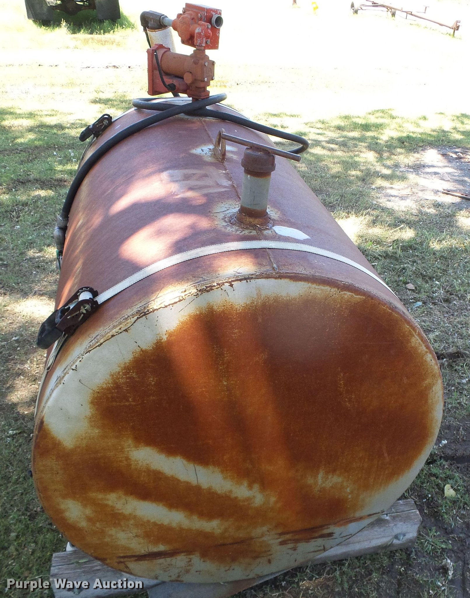 (2) fuel tanks in Laverne, OK | Item EQ9091 sold | Purple Wave
