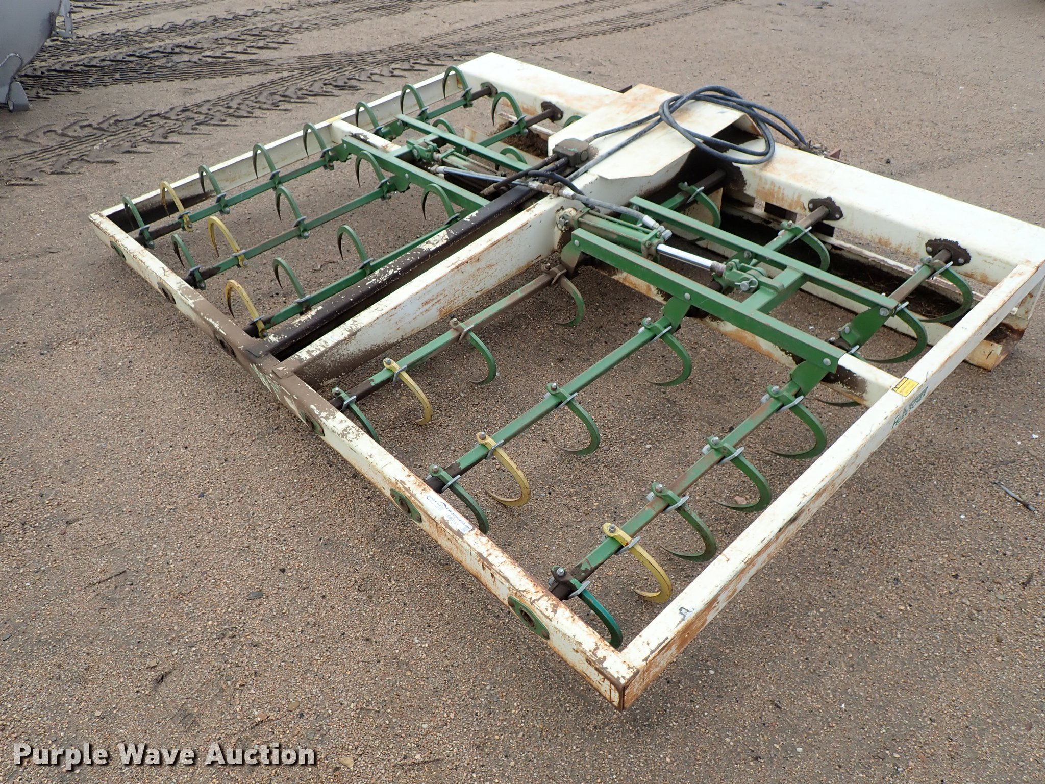 Hoelscher hay grapple in Kinsley, KS | Item FB9151 sold | Purple Wave