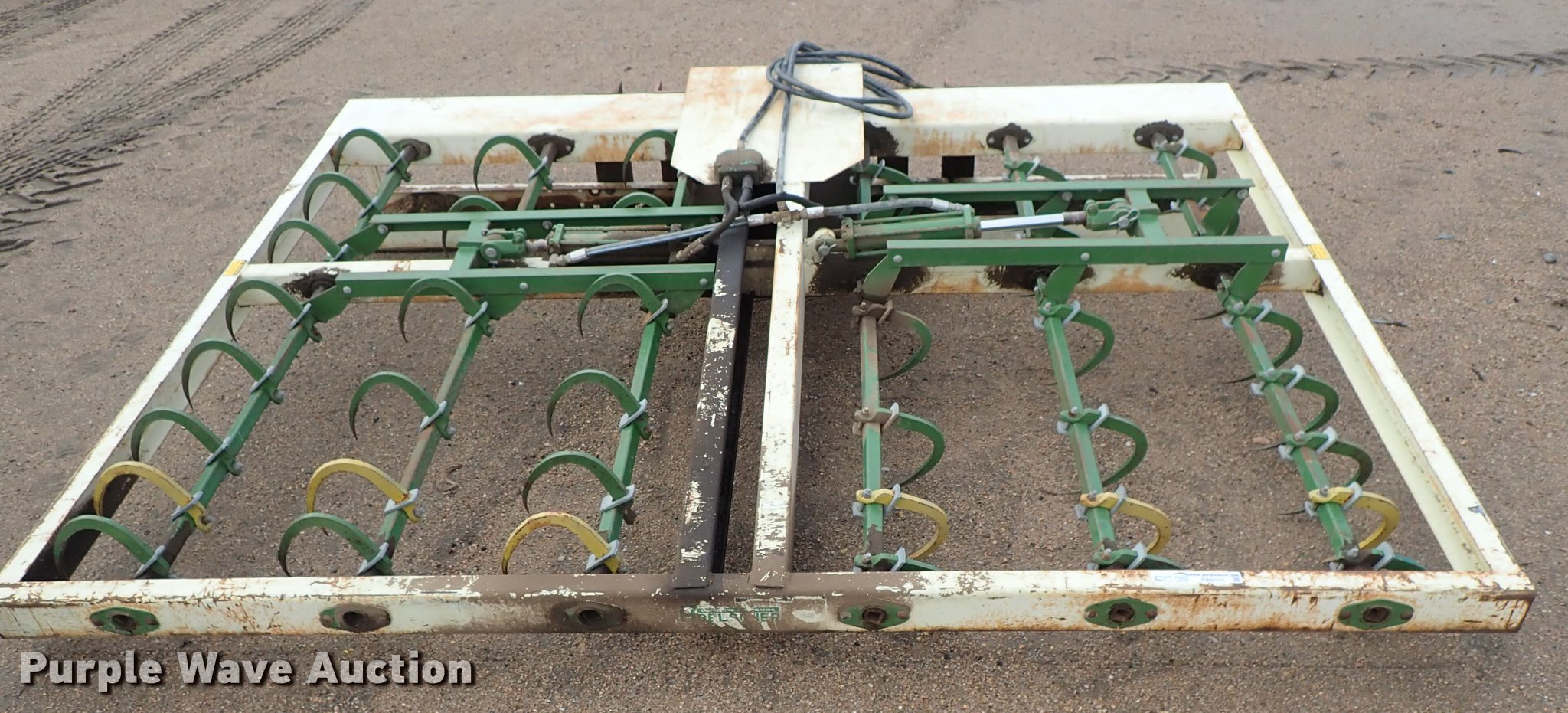 Hoelscher hay grapple in Kinsley, KS | Item FB9151 sold | Purple Wave