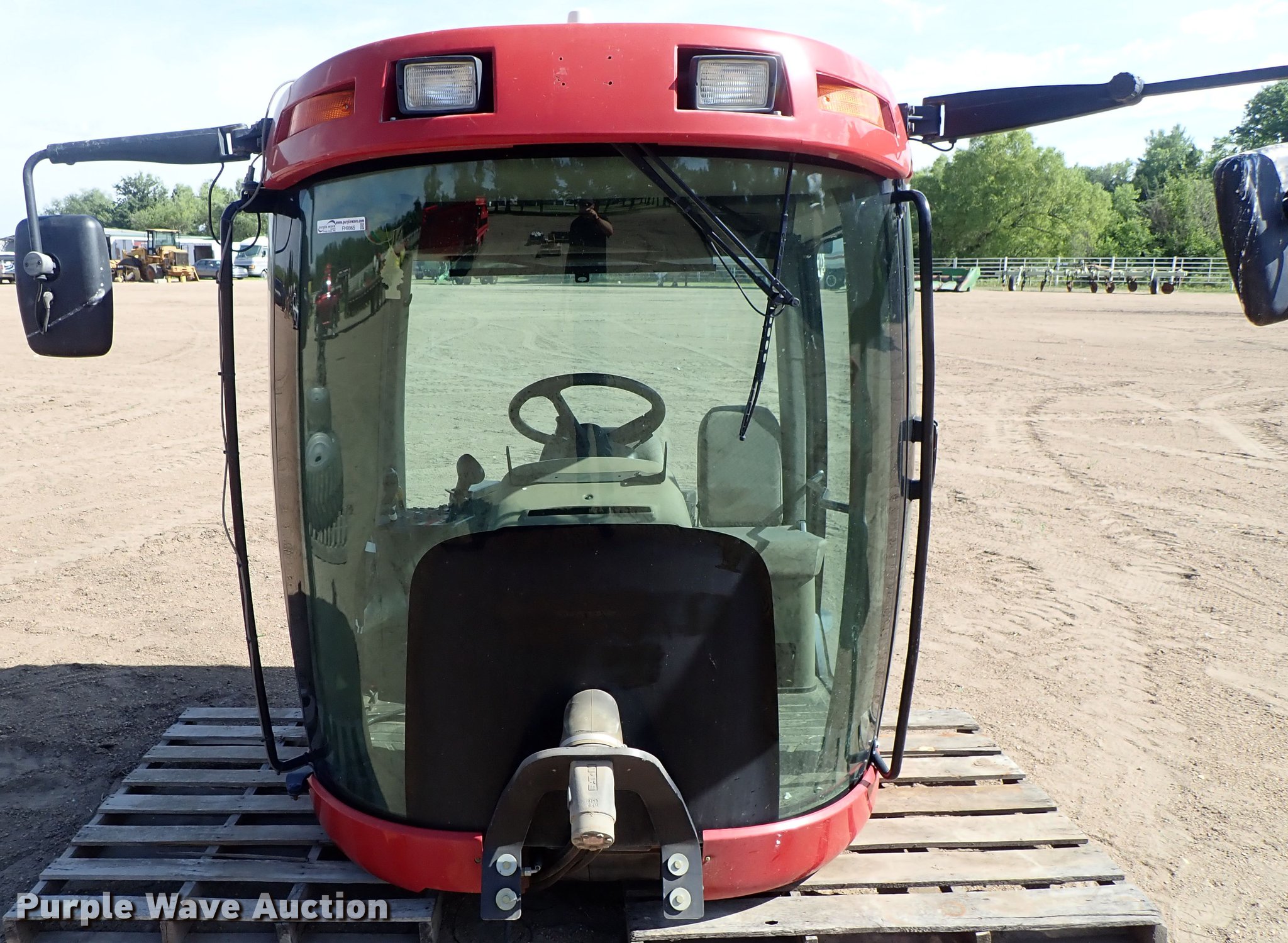 Case IH SPX4420 sprayer cab in Kinsley, KS | Item FH9965 sold | Purple Wave