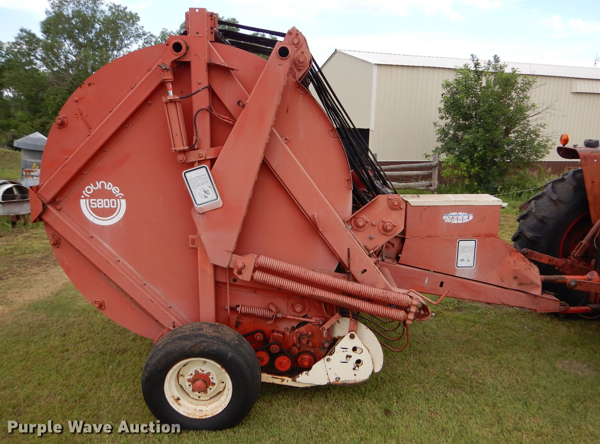 Hesston 5800 Rounder round baler in Salina, KS | Item FT9525 sold ...