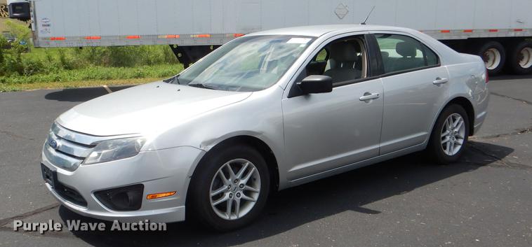 2011 Ford Fusion in Manhattan, KS | Item DG1127 sold | Purple Wave