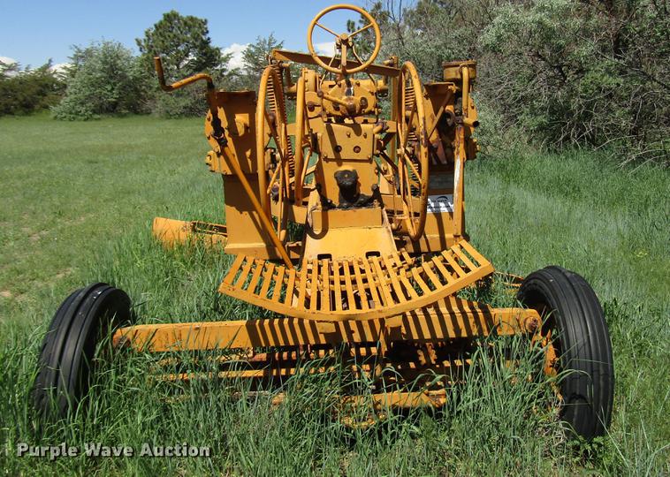 Adams grader in Hudson, CO | Item DG1234 sold | Purple Wave